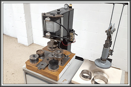 Lot #37: RibbonMasters Pneumatic Button Machine with Tecre Die Cutting ...